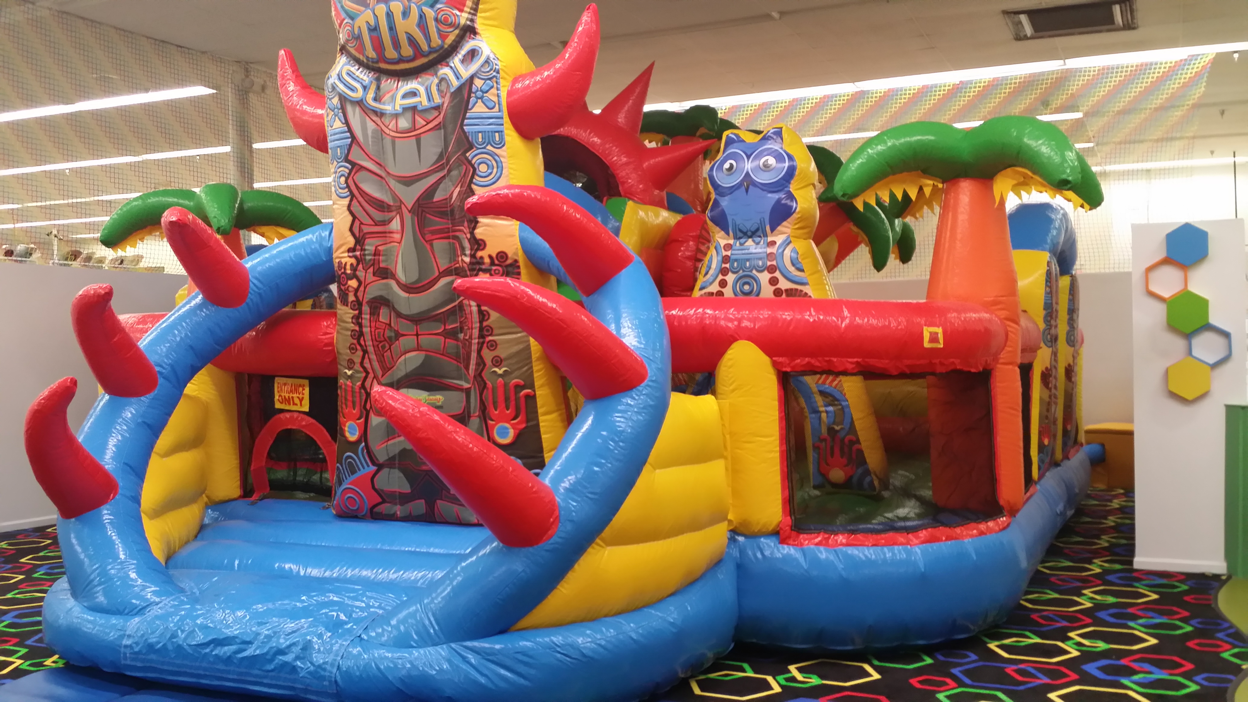 BeeHivePark | Moonbounces-Party Rooms