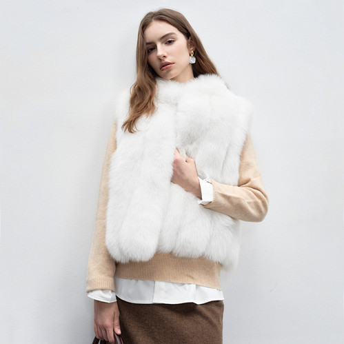 White Fox Fur Gilet | daymisfurry