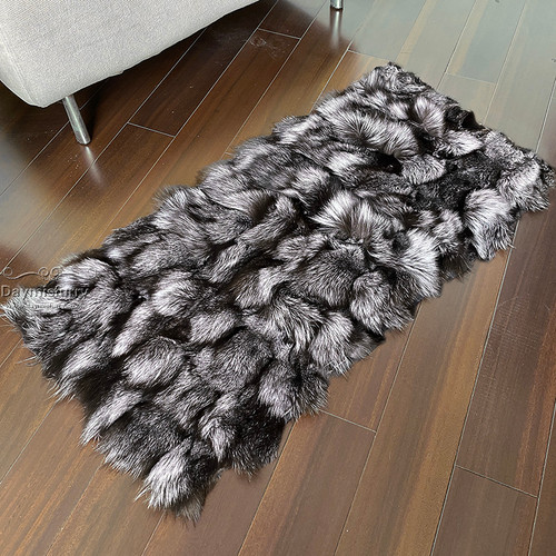 Silver Fox Fur Rug / Sofa Throw in Natural Colour | daymisfurry