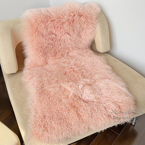 Mongolian Sheepskin Rug in Pink | daymisfurry