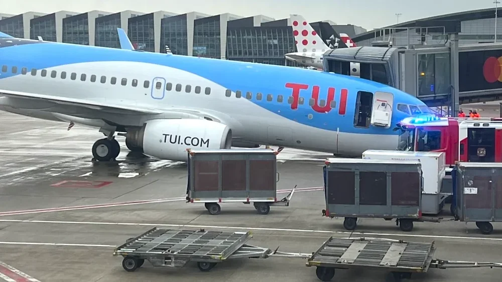 TUI Boeing 737 Nose Landing Gear Collapse at Brussels Airport
