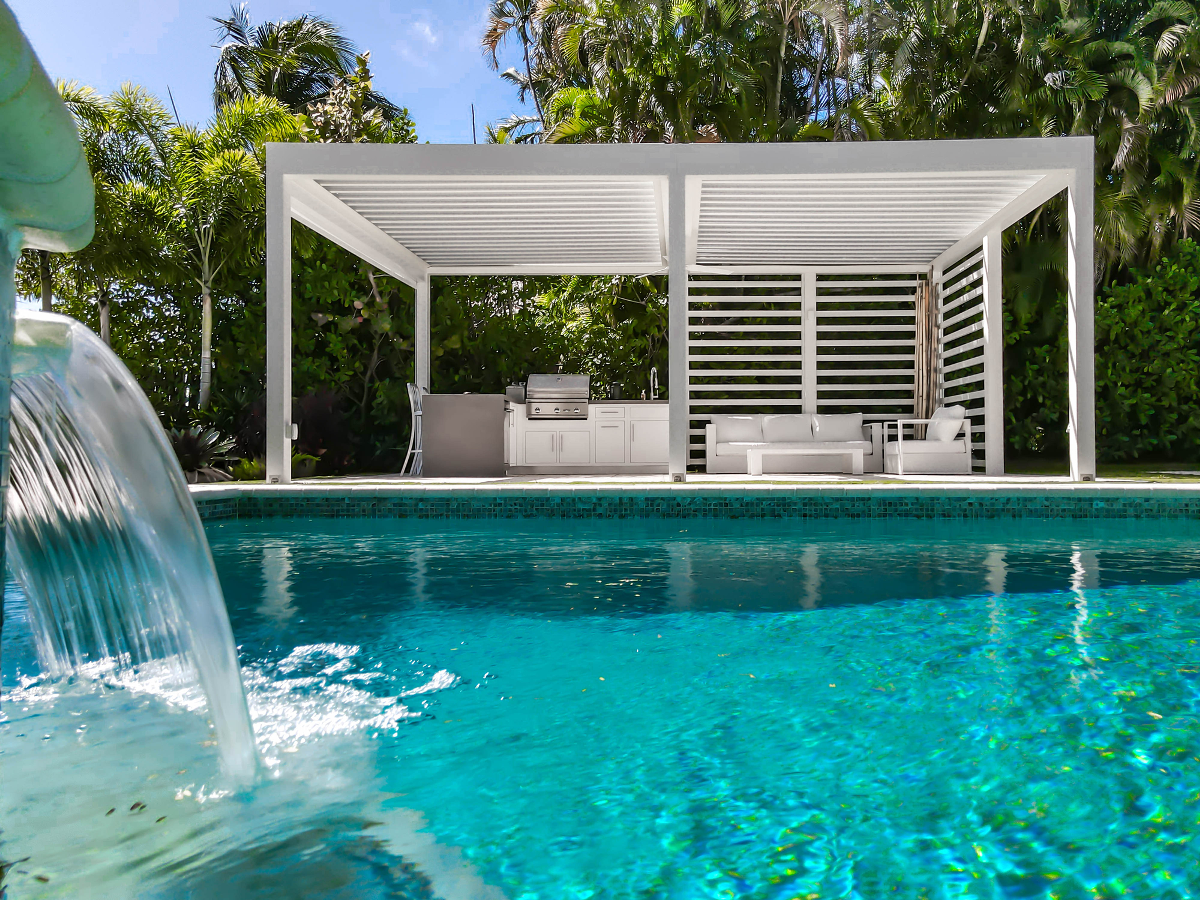 Miami Beach Oceanfront Pergola & Outdoor Kitchen Project | Artepatio