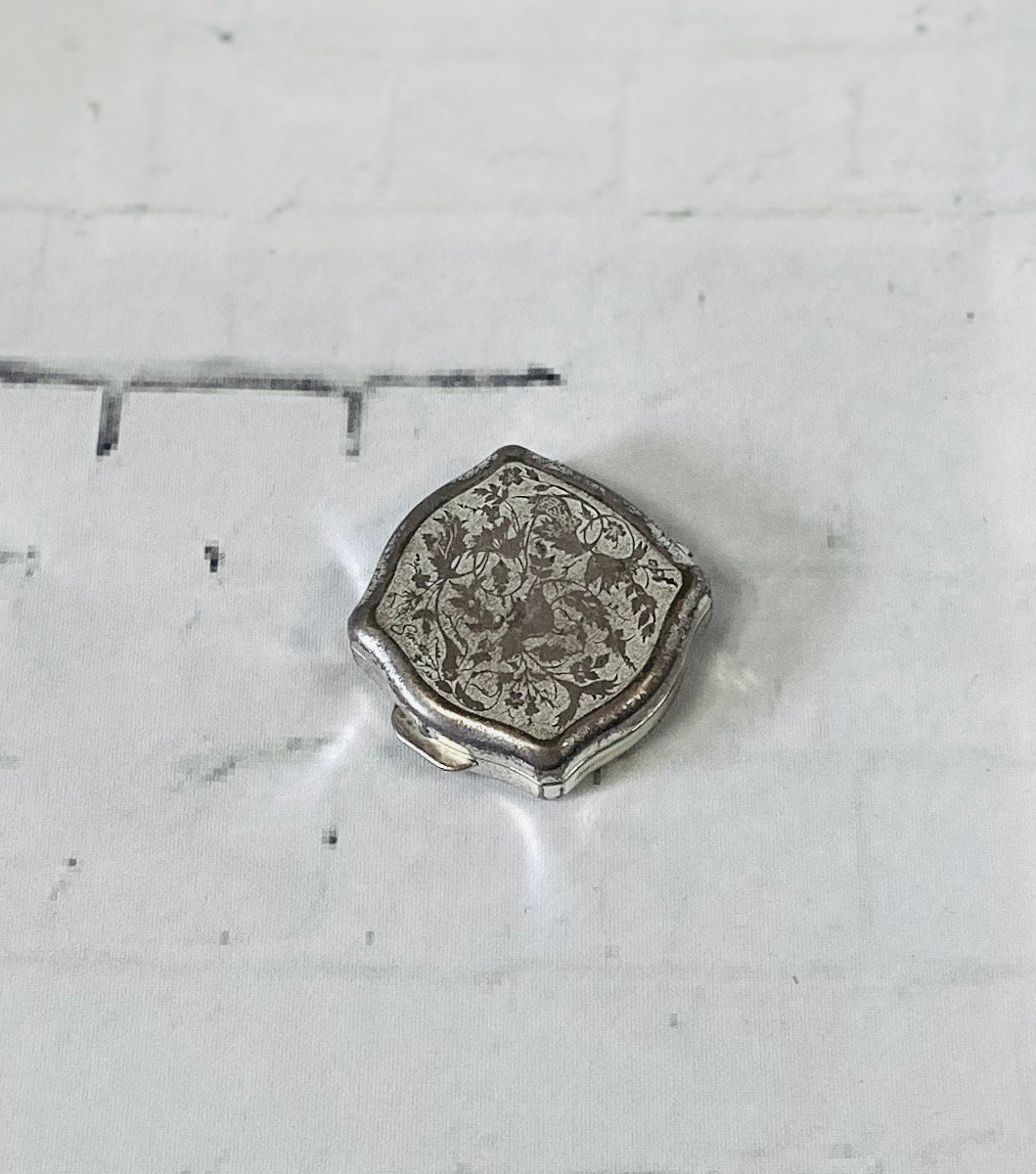 Vintage Stratton Pill Box - Silver | My Vintage