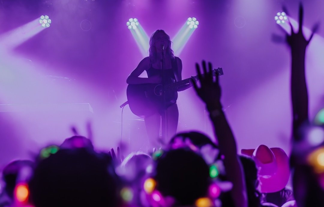 Kanin Wren’s Taylor Swift Experience | Providence Music Group | Booking ...