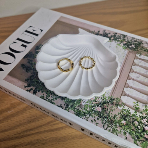 Small Shell Jewelry Plate | Rozallie