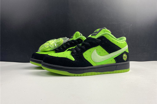 NIKE DUNK SB LOW STAY HOME | Hollow Tips