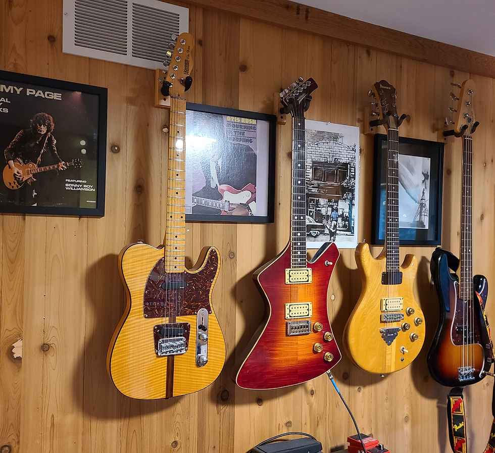 Music Instruments & Collectibles in Valparaiso, IN | Valpo Vintage