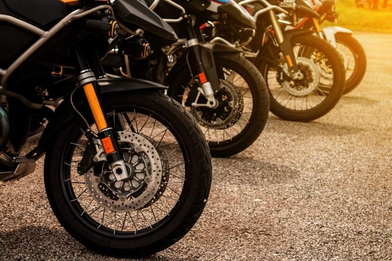 2 Off & 3 On Road Motorcycle Tires (Video Reviews)