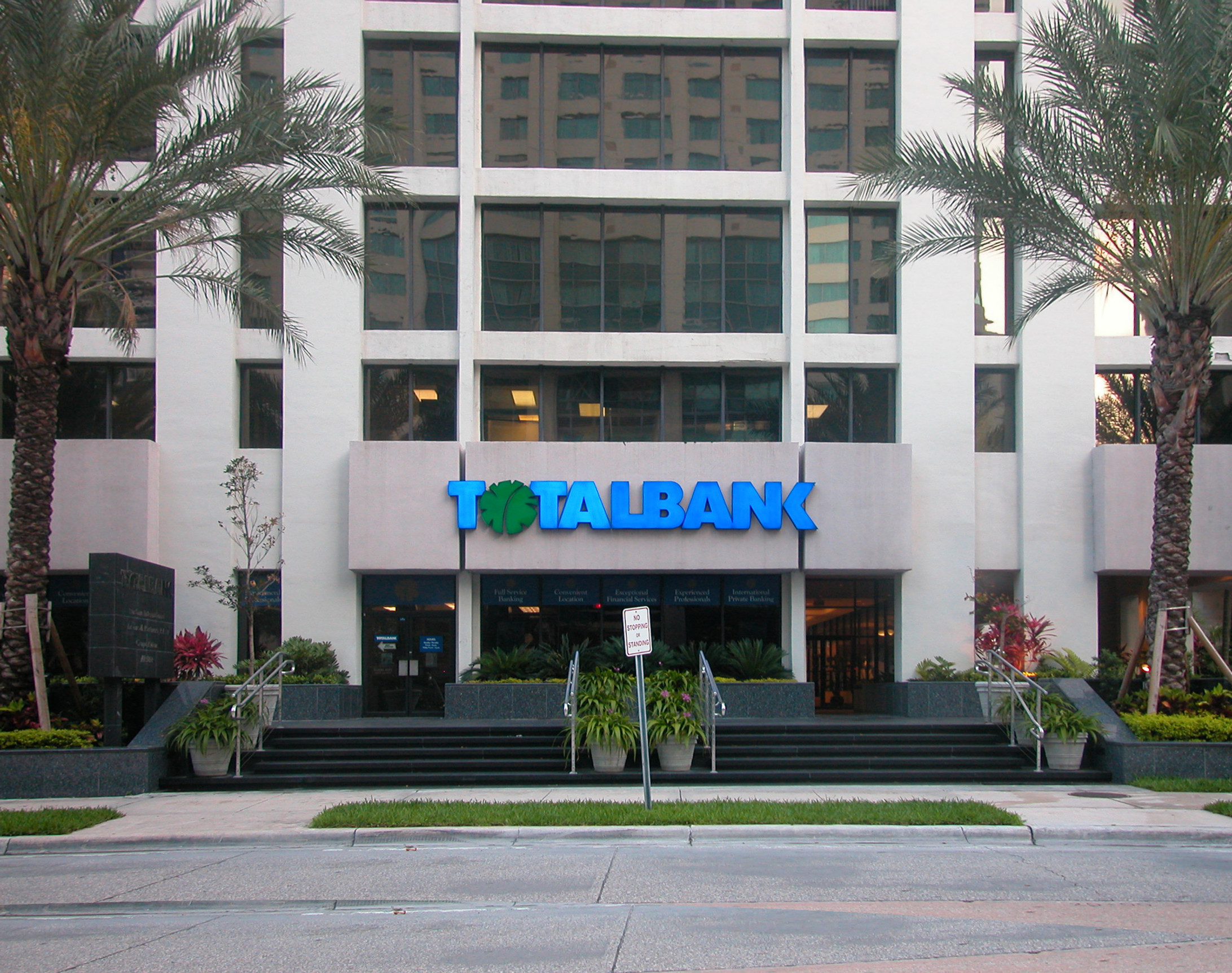 Total Bank Brickell Avenue