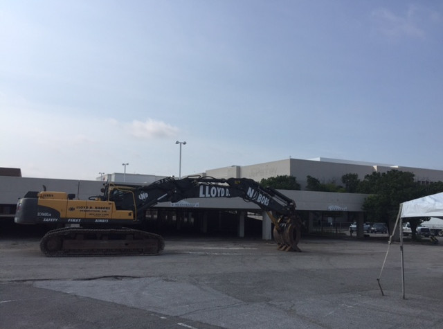 Valley View Mall Demolition in Dallas, TX | LLOYD NABORS DEMOLITION