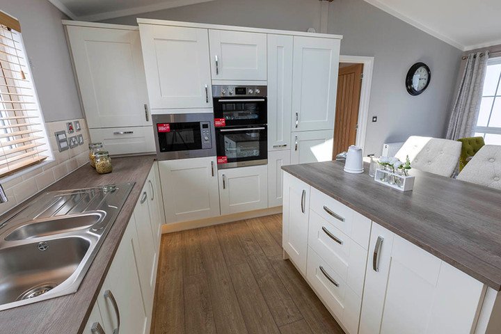 Addington 2 Bedroom Lodge For Sale | Station Lodge Park