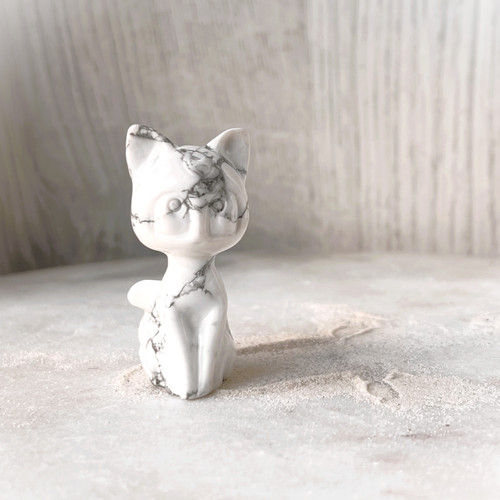 Mini Howlite Lunar Cat | Crystal Mission