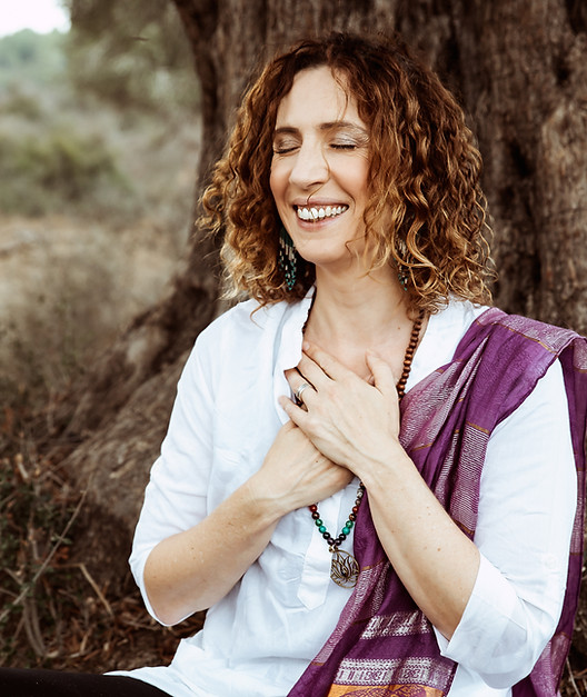Maxine Anders Isaacs | Somatic Breathwork I Family Constellations | Israel