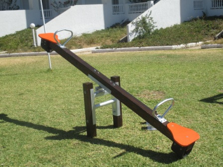 Bascule en bois | Espace Nourane