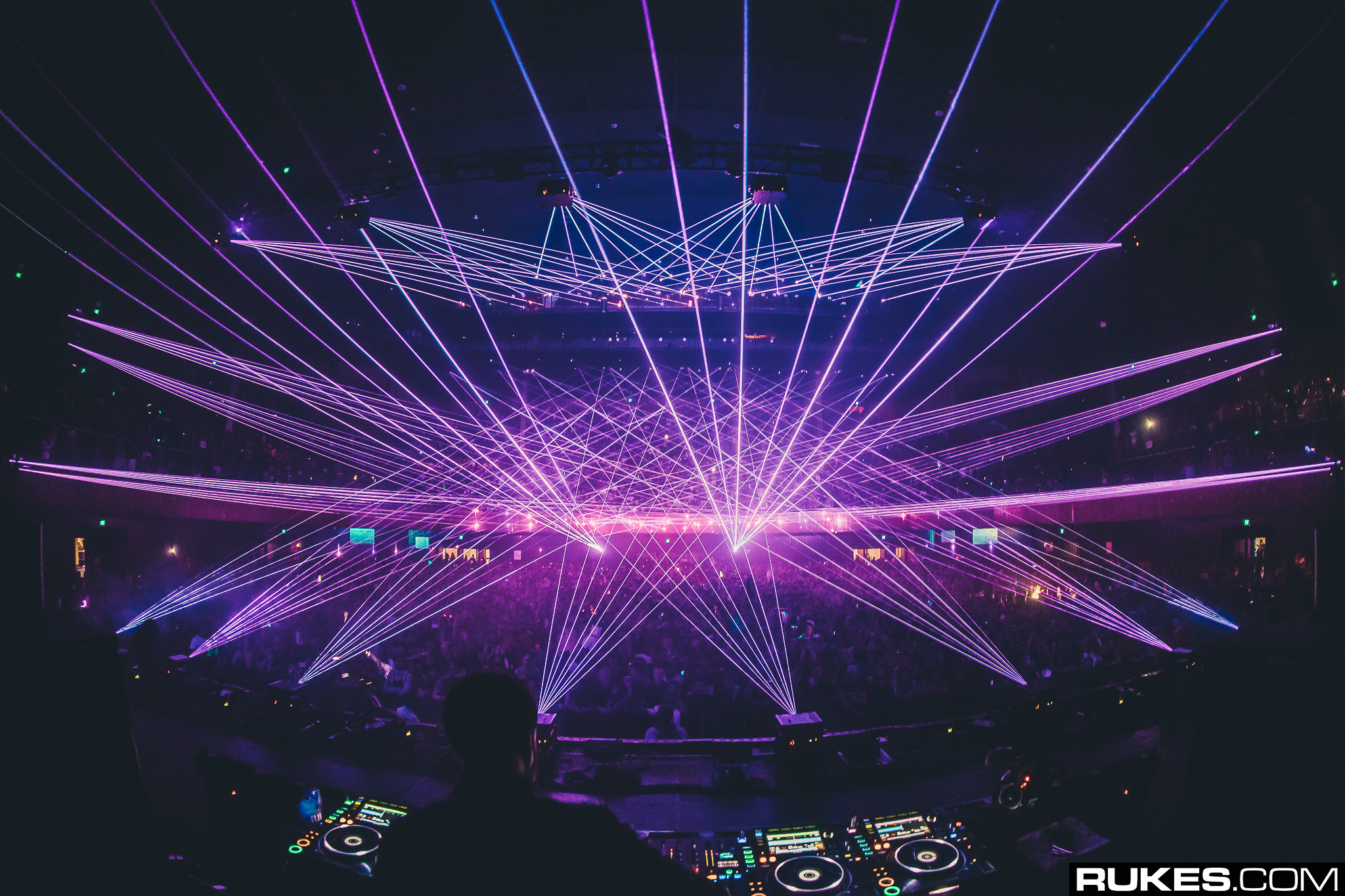 Professional Laser Beam Shows | Dynamic FX