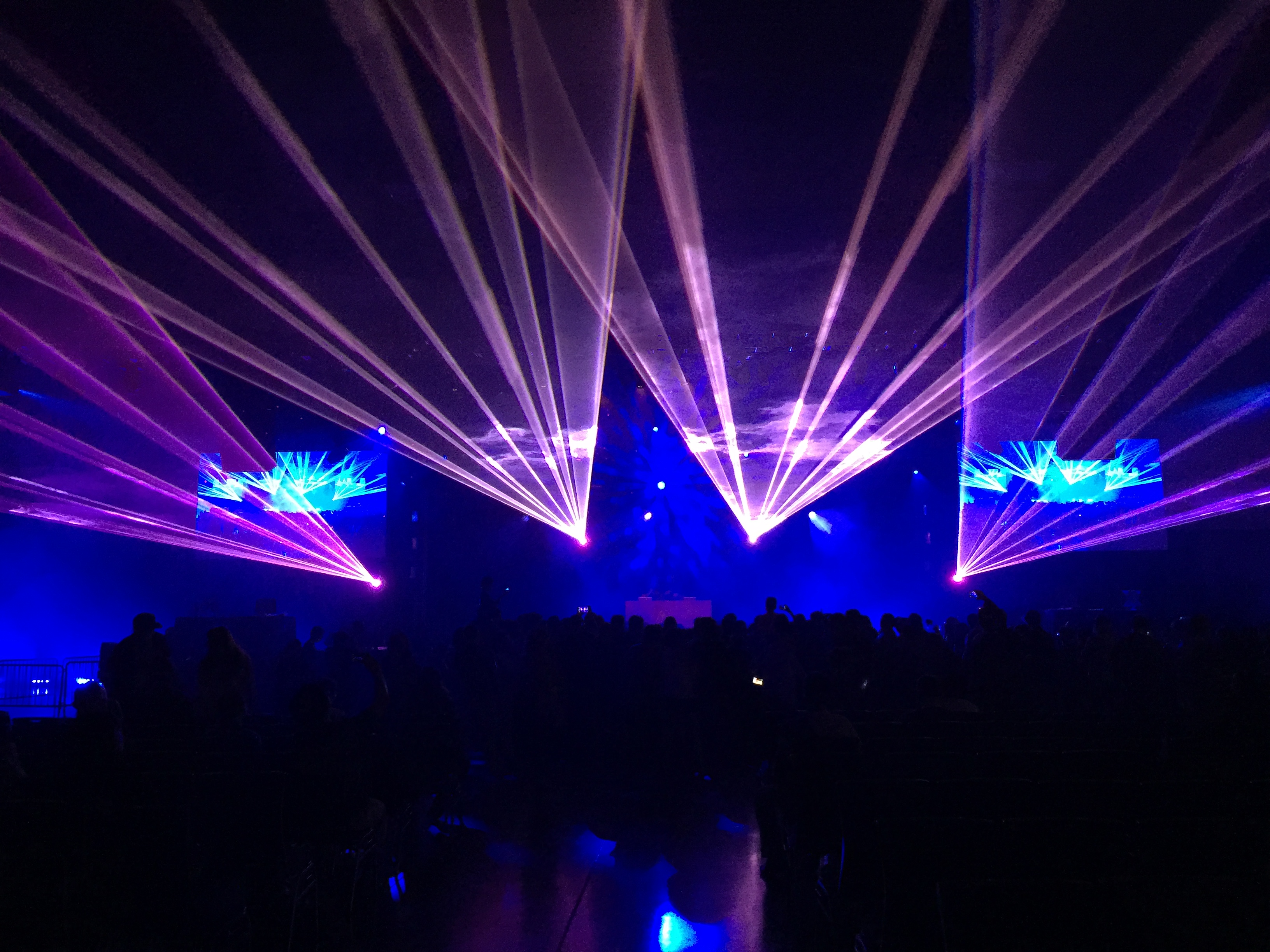 Professional Laser Beam Shows | Dynamic FX