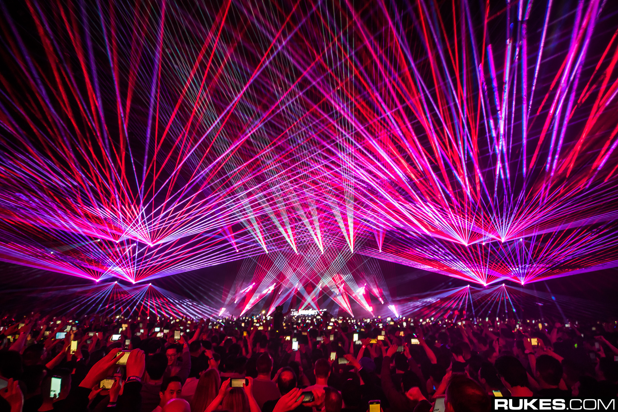 Professional Laser Beam Shows | Dynamic FX