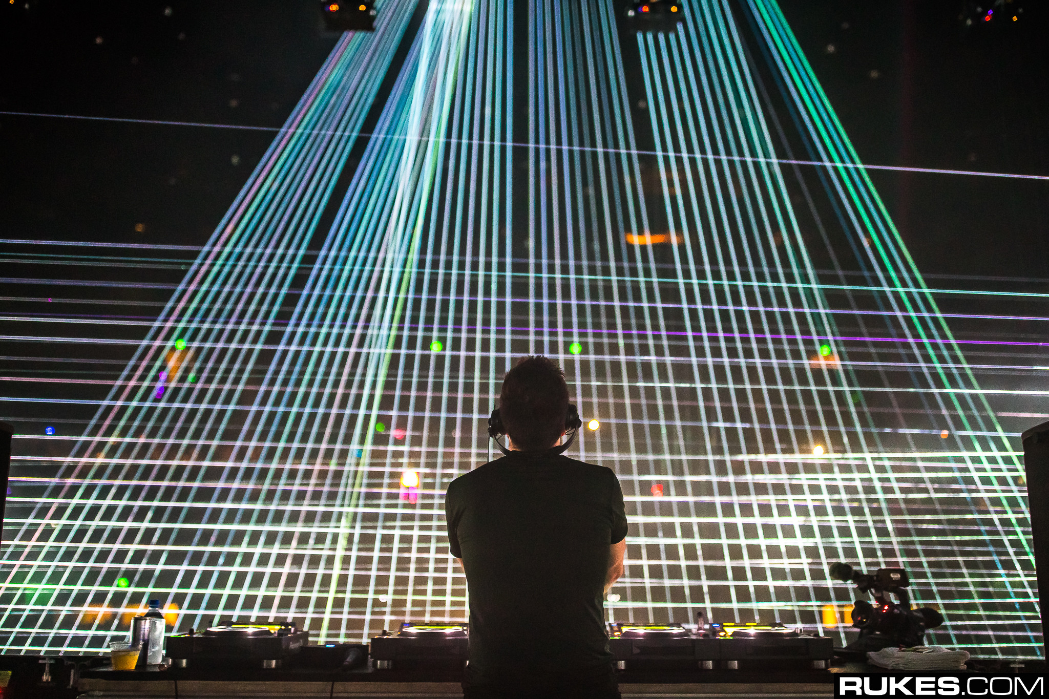 Professional Laser Beam Shows | Dynamic FX