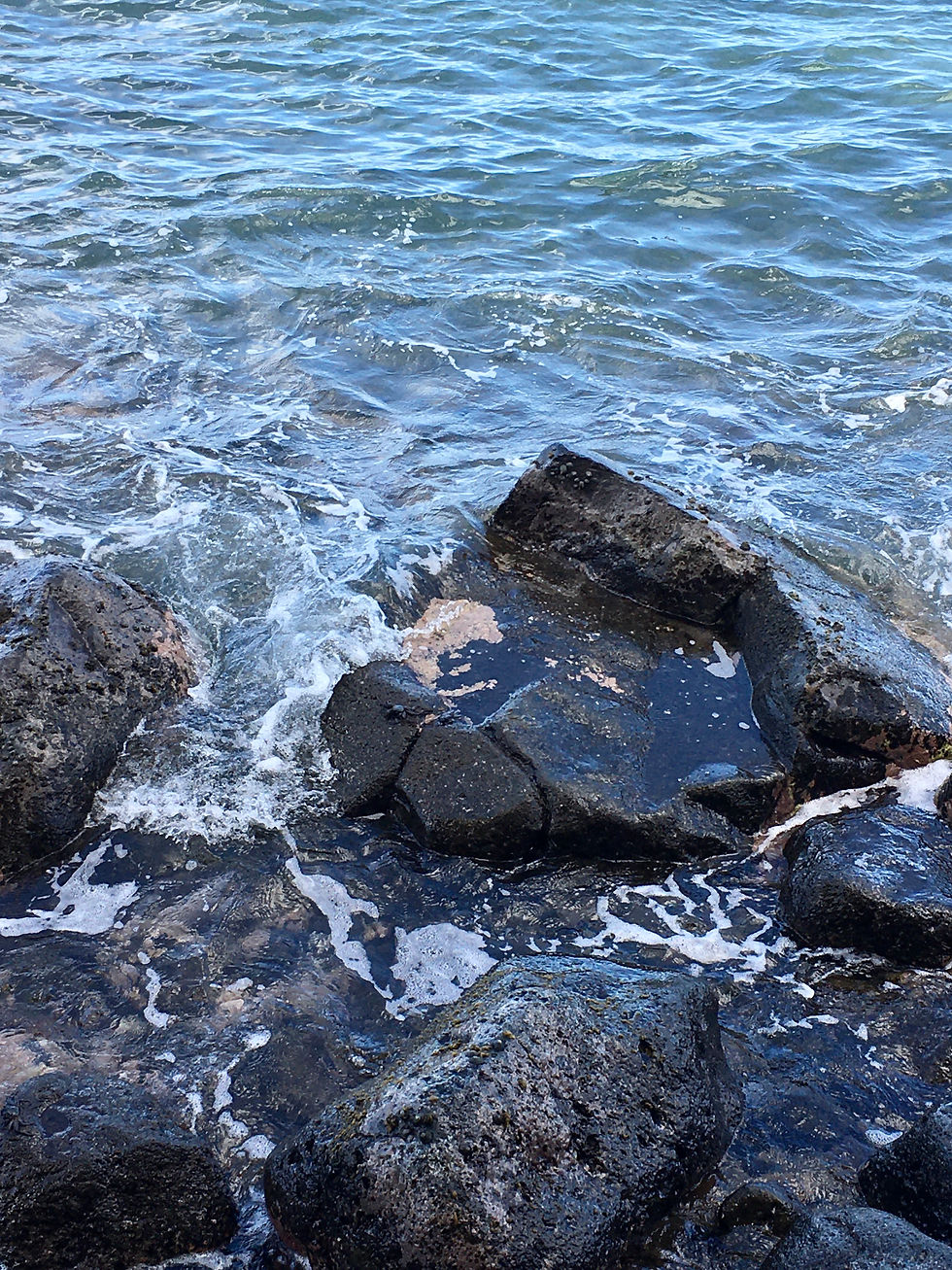 Hauloa Pohaku - Mystical Stone in Lahaina 🪨