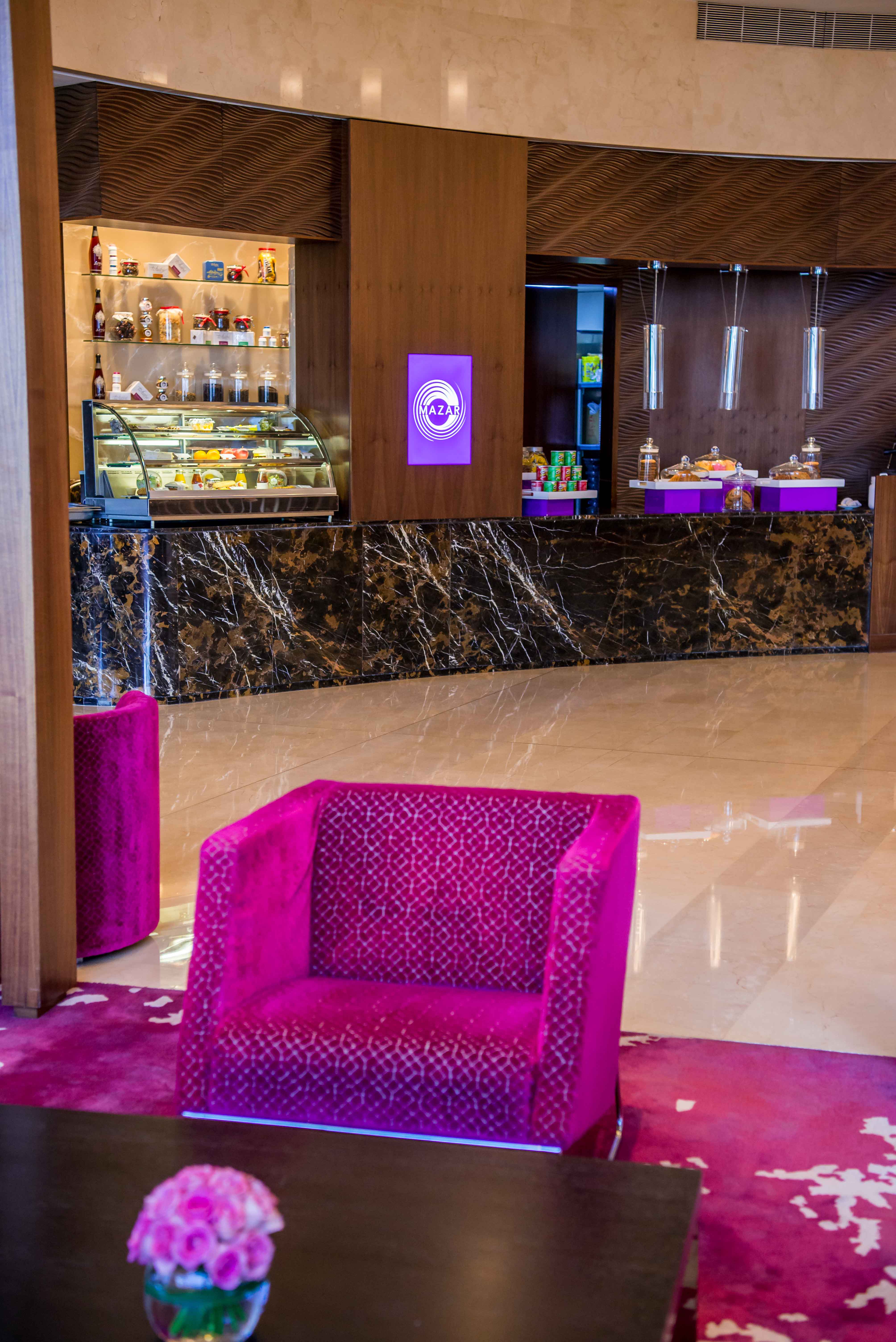 Dubai Festival City Hotels | Mazar Lounge | Crowne Plaza