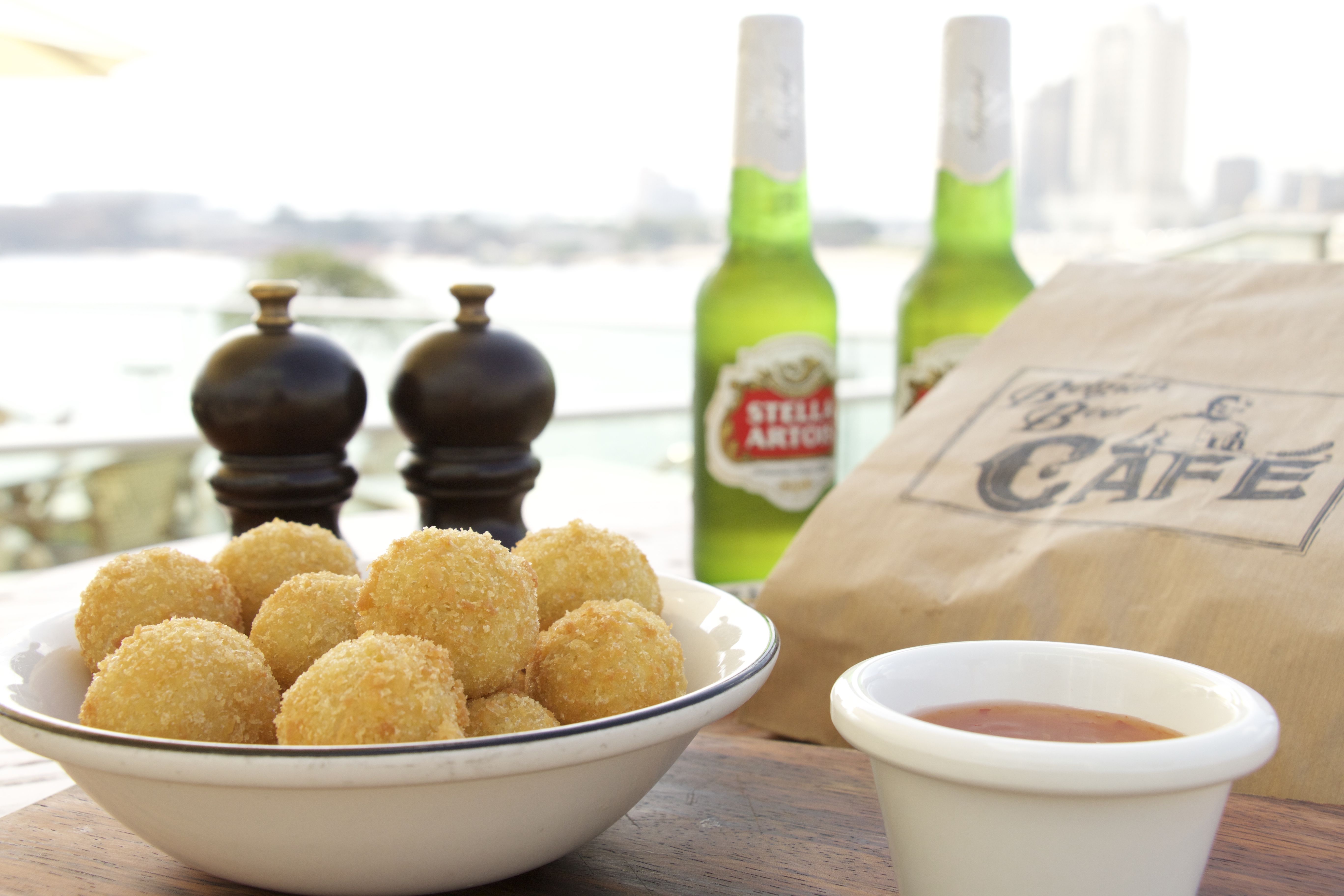 Dubai Festival City Hotels | Belgian Cafe | Crowne Plaza