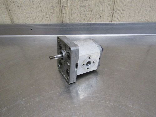 Sauer Sunstrand TFP-100/4.3D-C001-1C Hydraulic Gear Motor 0.255 cu.in ...