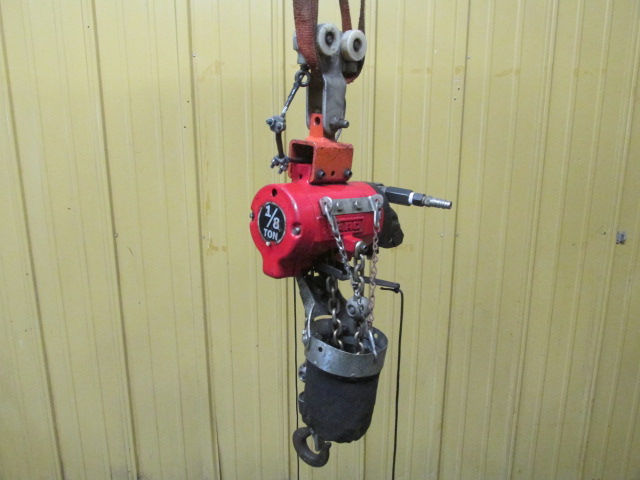 Ingersoll Rand ARO 7770E-2A10-C6U Chain Hoist 1/8 Ton