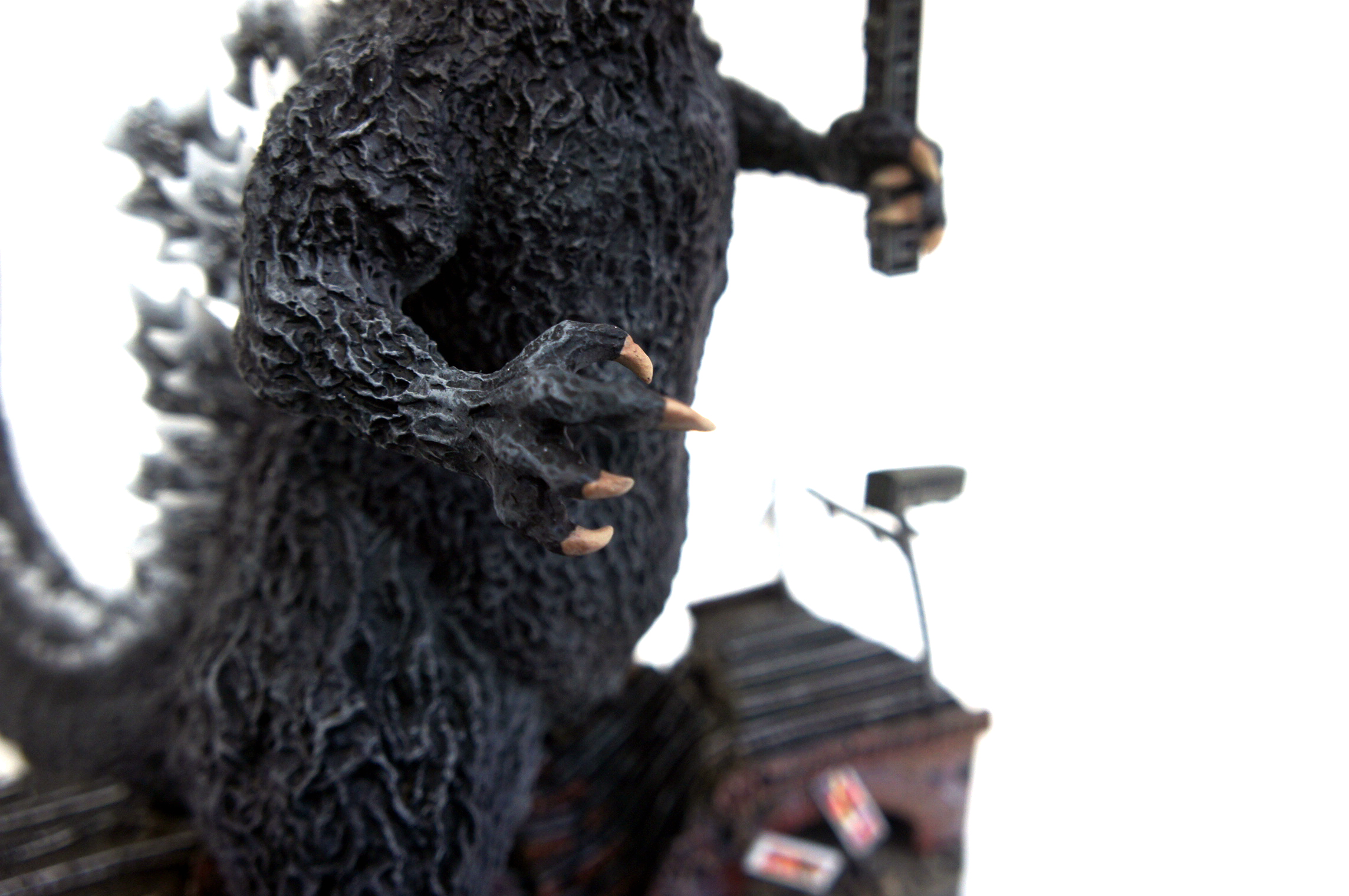 54 Godzilla Train Station Sakai Ver | solidart