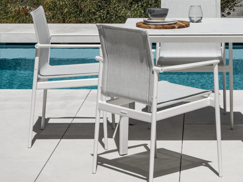 Gloster Split Table Pumice +180 Chairs | Patio.com