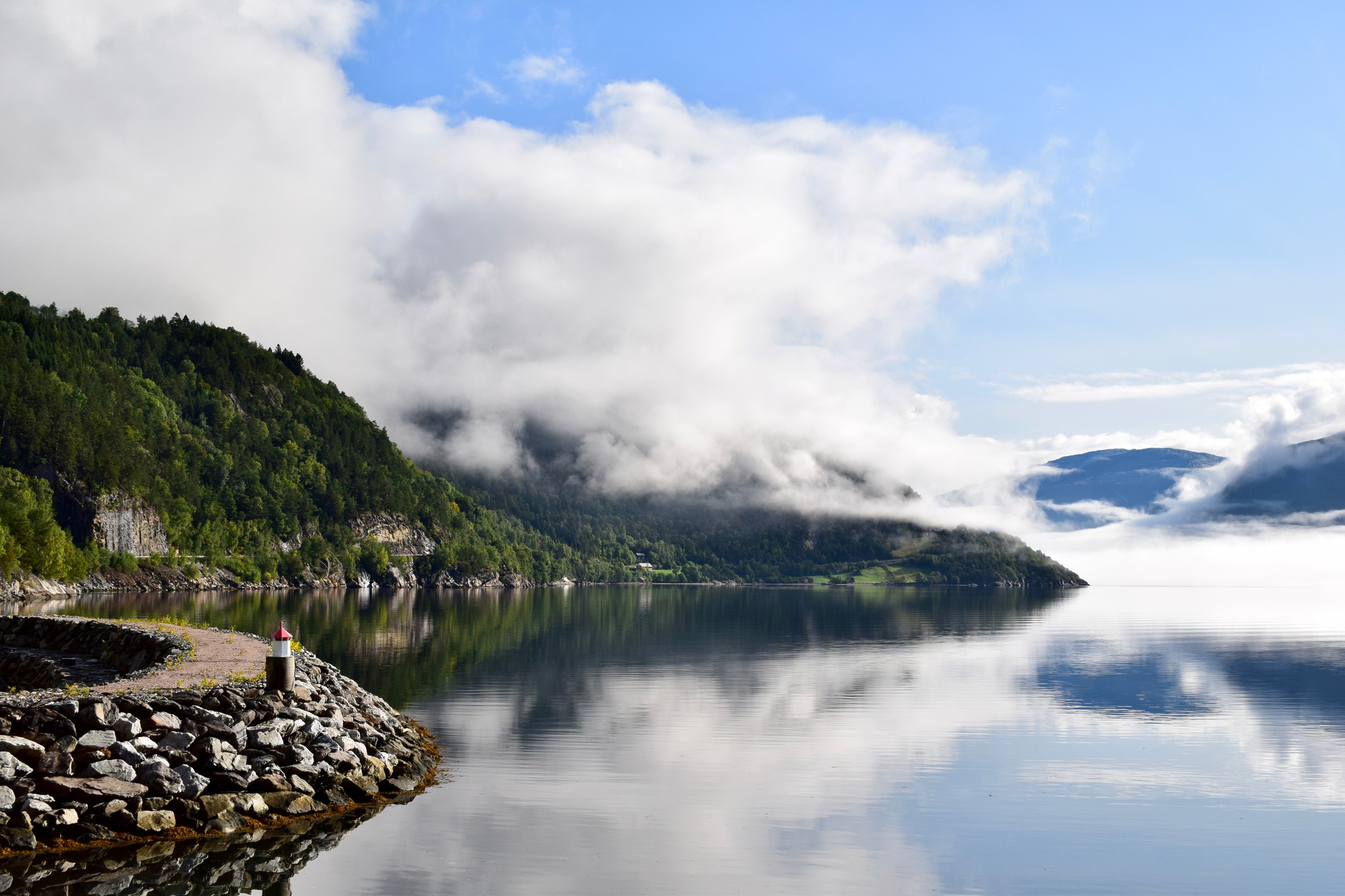 Hardangerfjorden | Vallevik Fjordhytter | Vestland