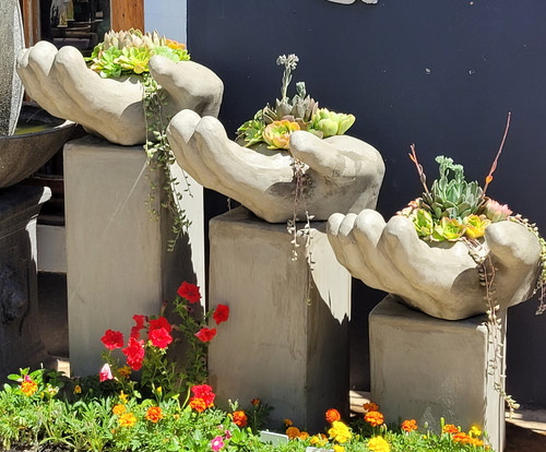 Hand Pedestal Planter Set Complete | Tuinateljee