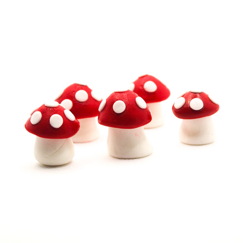 Mini Toadstool Toppers | A Sweet Picture