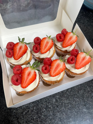Fresh fruit cupcakes | Oliveandgingercakes