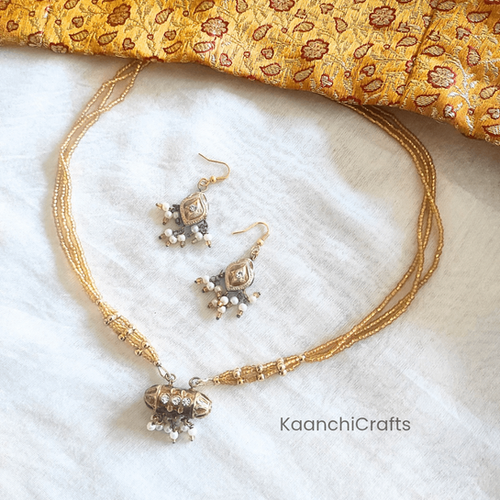 Turmeric Gold Lac Pendant Set | Kaanchi Crafts