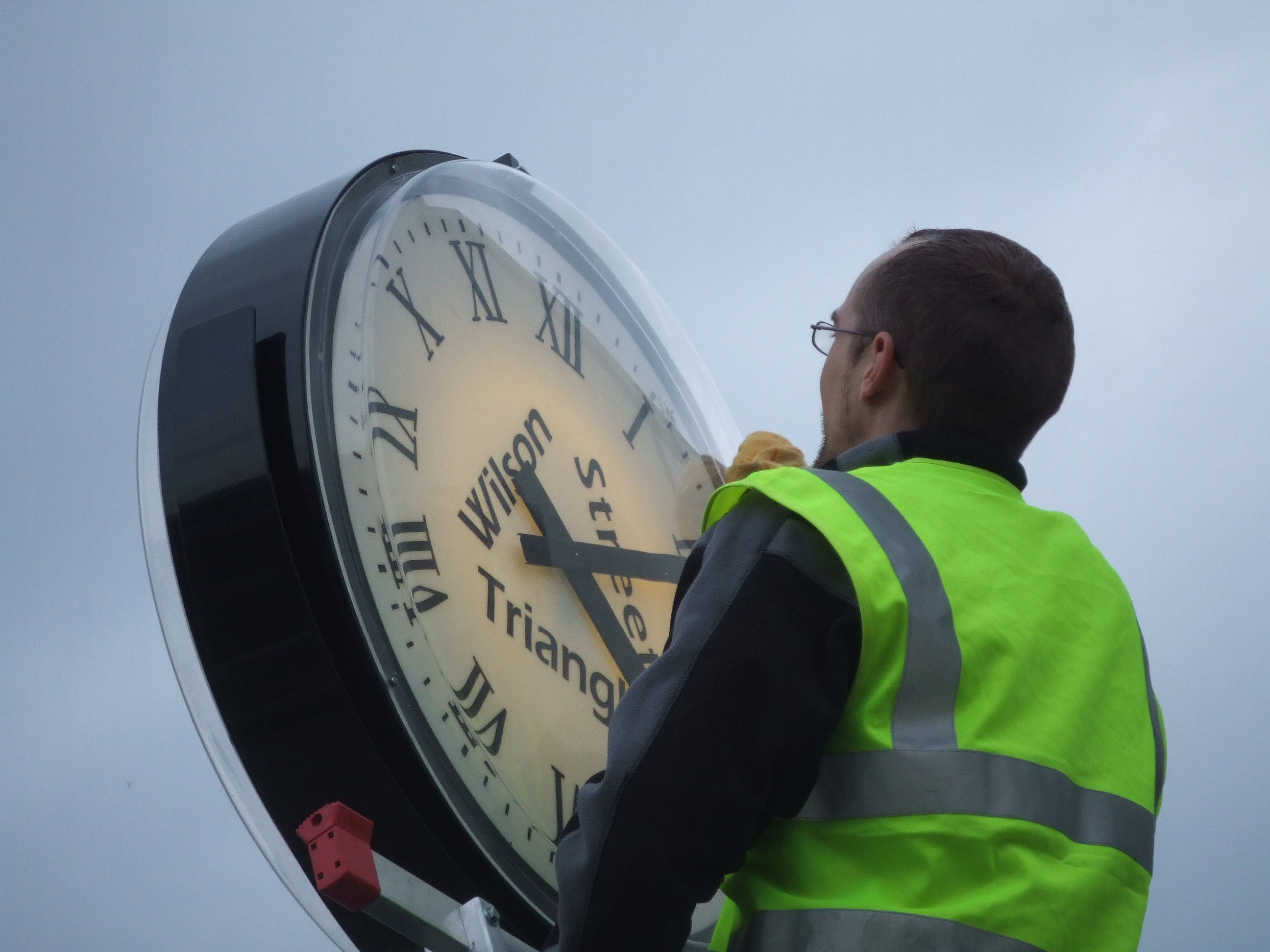 Good Directions Ltd - UK Manufacturer of modern pillar clocks