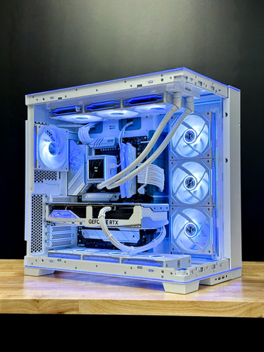 AES Whiteout - Ryzen 7 9800x3D/RTX 5080 Gaming PC | AES Tech Gaming