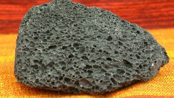 La Pierre volcanique symbolisme