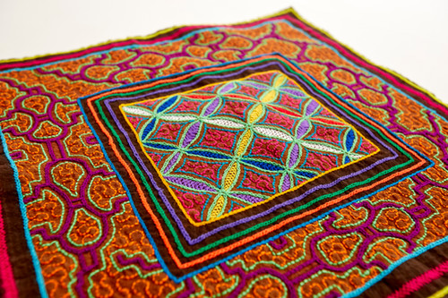 Flor de la Vida - Cubierta de Altar Shipibo Mediana | Katari Center