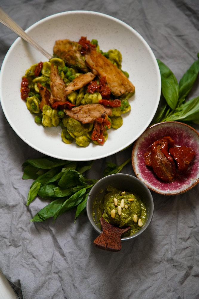 Callaloo Pesto, Chicken & Sun-dried Tomato Pasta