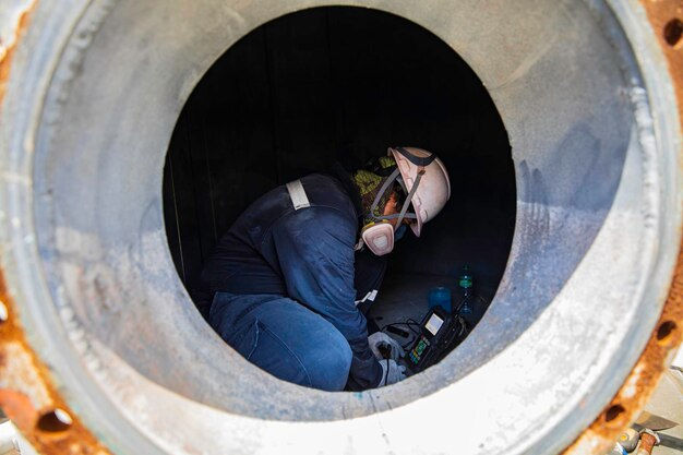 Confined Spaces - Medium risk(6160-09) | NS Training | Devon, Tiverton