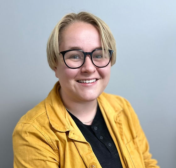 Hayley Cooper's Instagram, Twitter & Facebook on IDCrawl