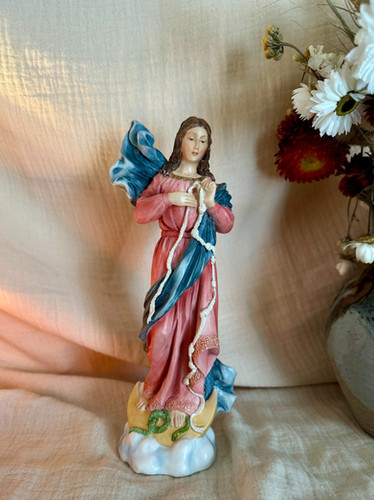 Our Lady Untier of Knots Statue | Catholic Seasons