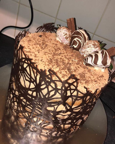 Chocolate Border Cake | Monde Des Gateaux