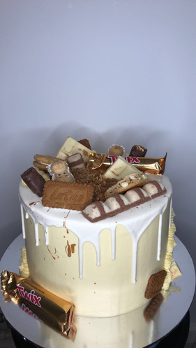 Biscoff drip cake | Monde Des Gateaux