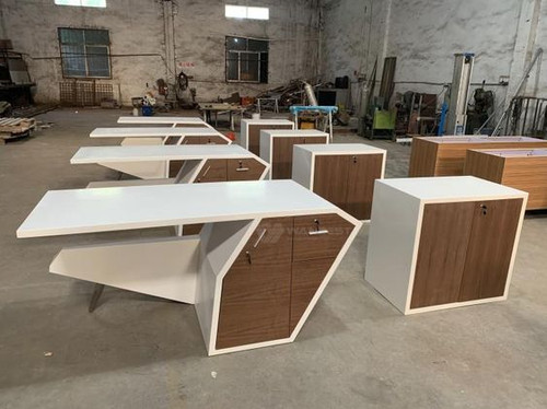 Futuristic Desk | FUTUROFFICE