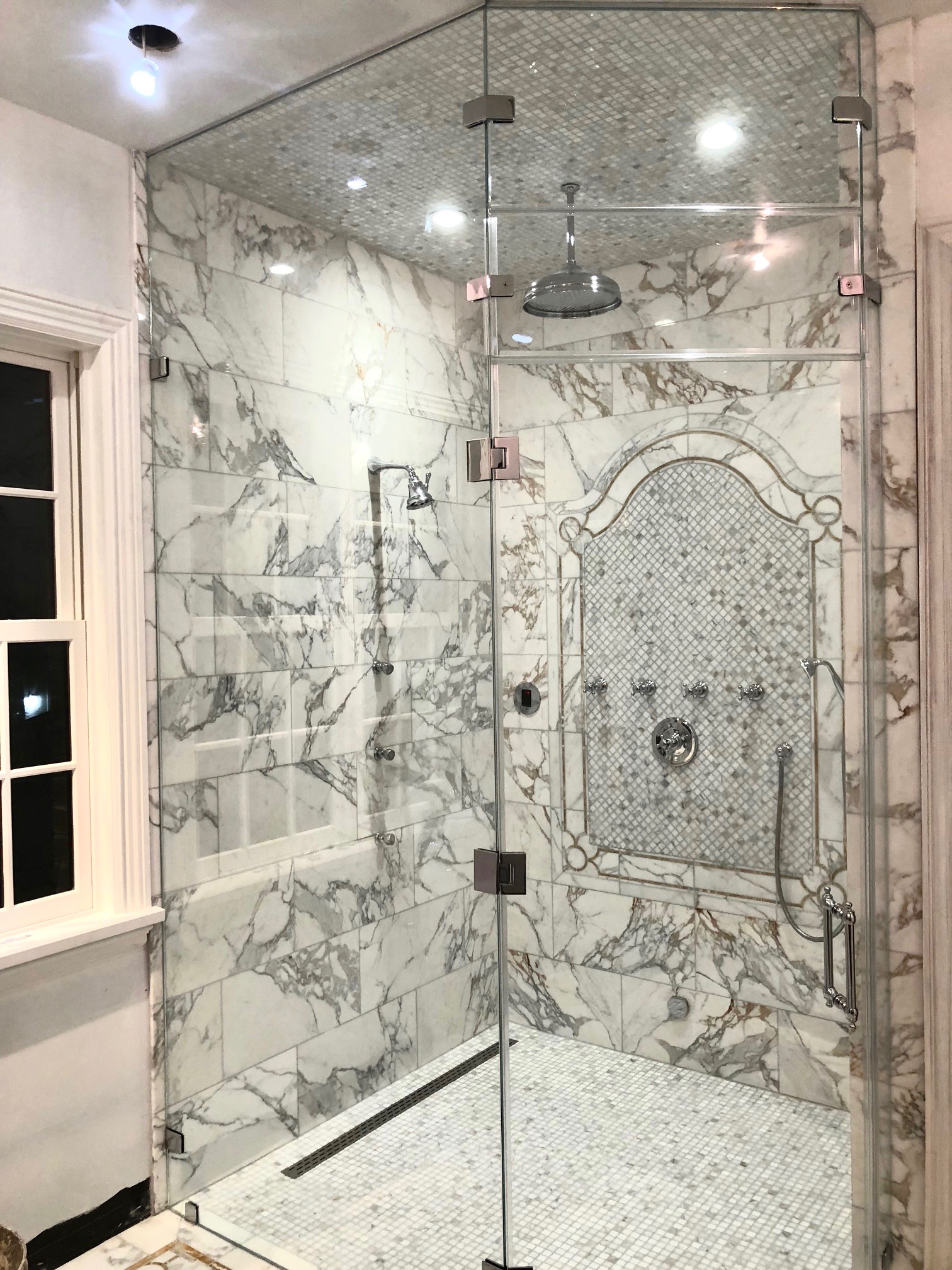 Home | Alpha Glass Corp.