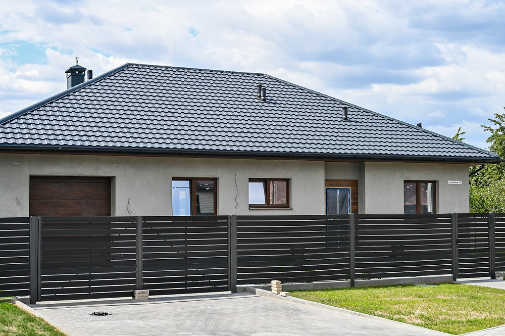 Best Fencing for Summer Heat Protection