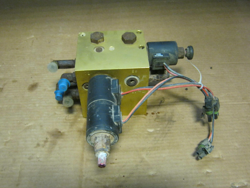 AG421124 Valve Block | Gator Center