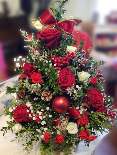 Rosebud Fresh Tabletop Tree | indoorjungleflorist