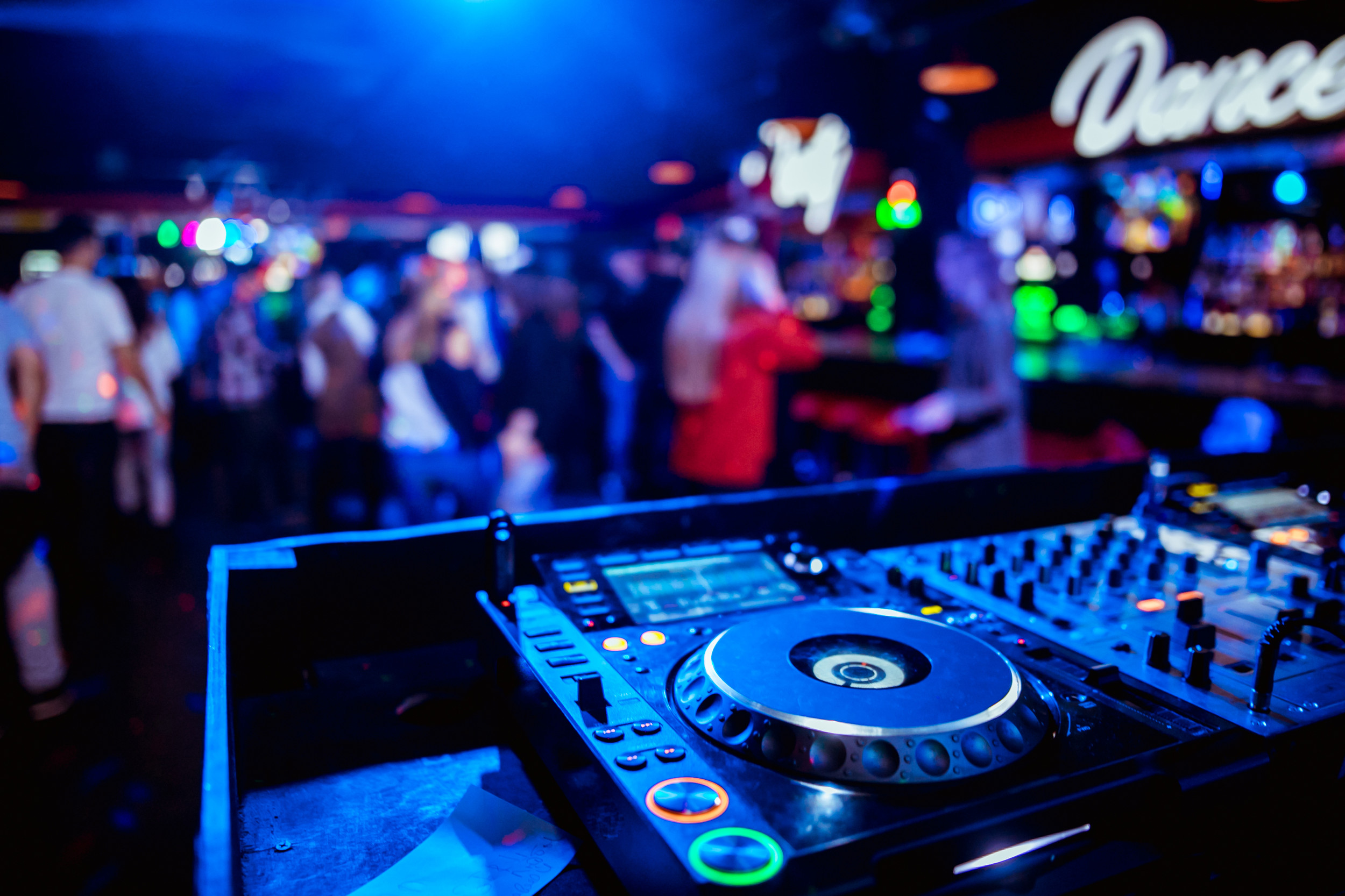 Re-wired entertainment | Dorset Wedding & Party DJ